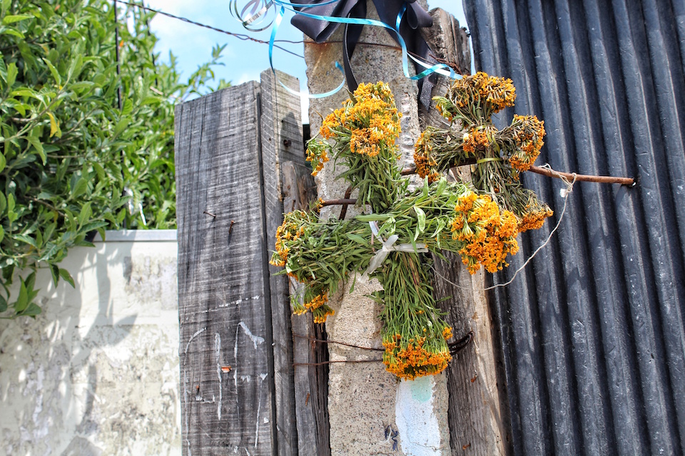 La cruz de pericón – EL COLOR DE LA FE
